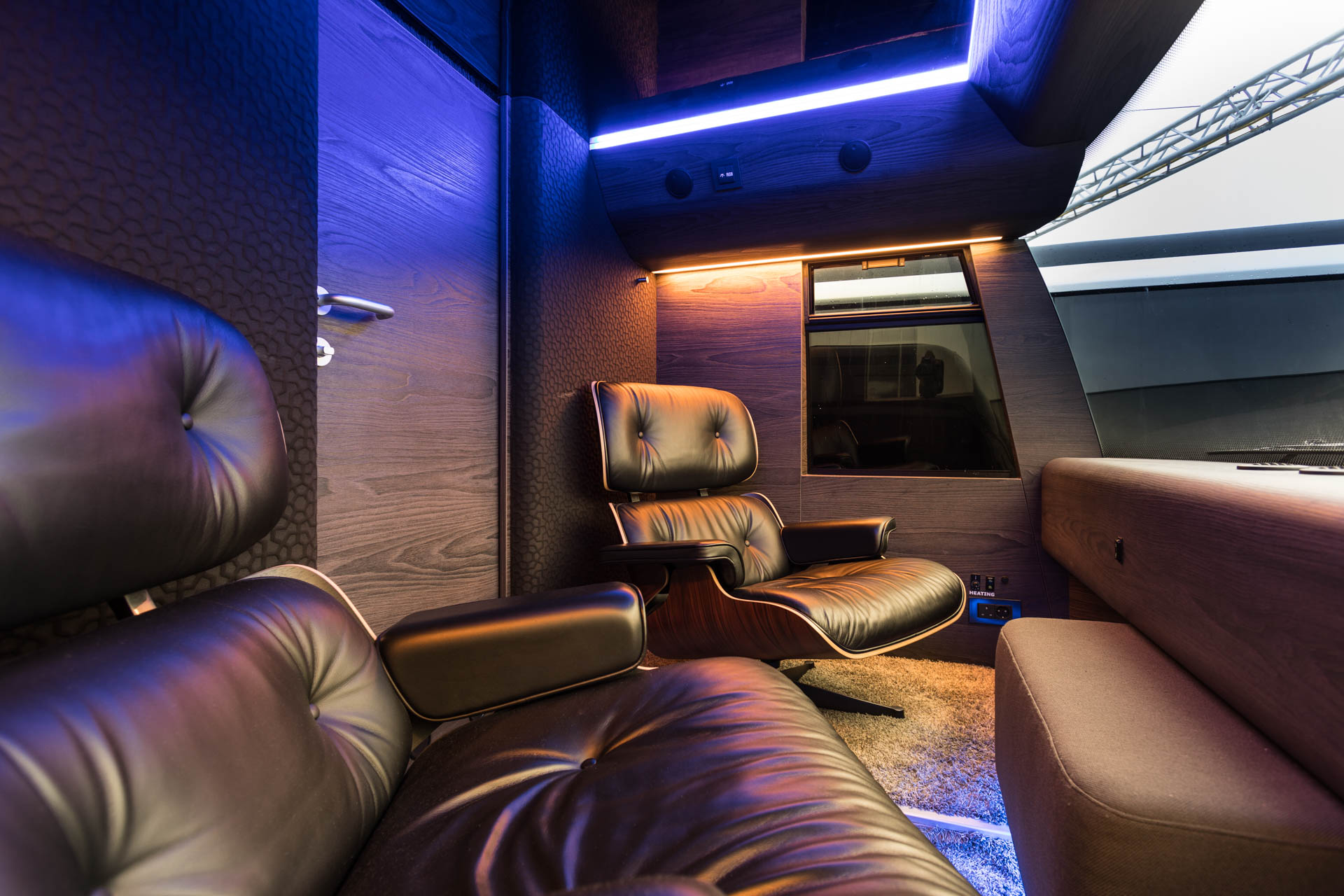 Zeppelin Nightliners - BILTON LEDON Technology GmbH